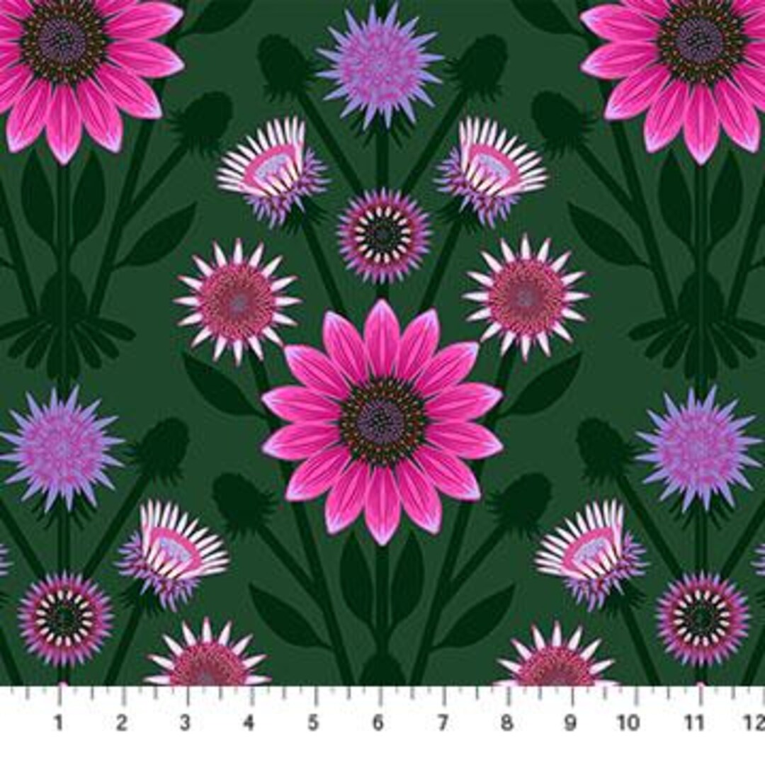 Iconic by Anna Maria Parry -- Fat Quarter of AMT122-78C - Etsy