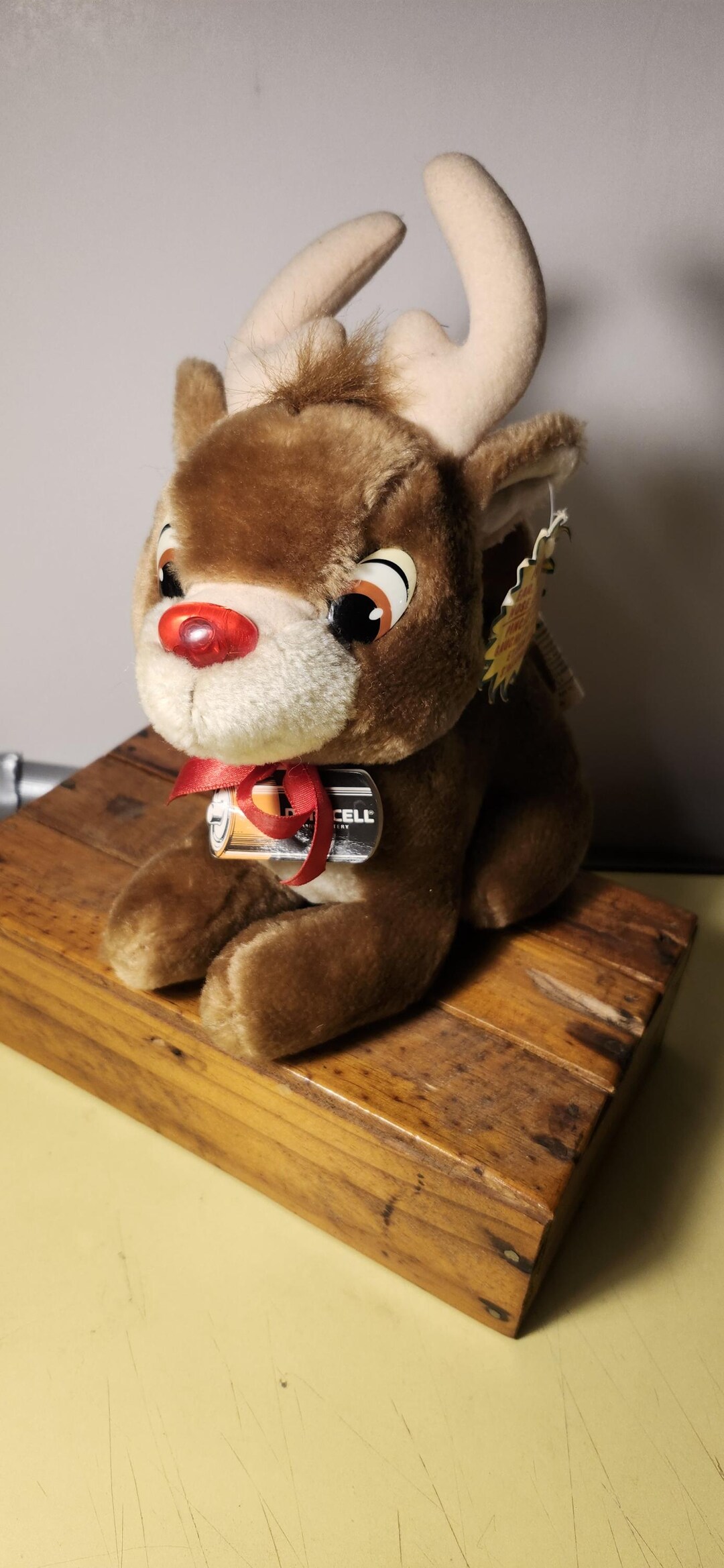 Rudolph the Red-nosed Reindeer Duracell Battery Plush R L May Applause ...