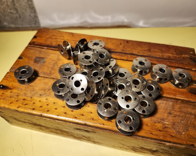 Huge Lot of Singer Sewing Machine Bobbins - Etsy