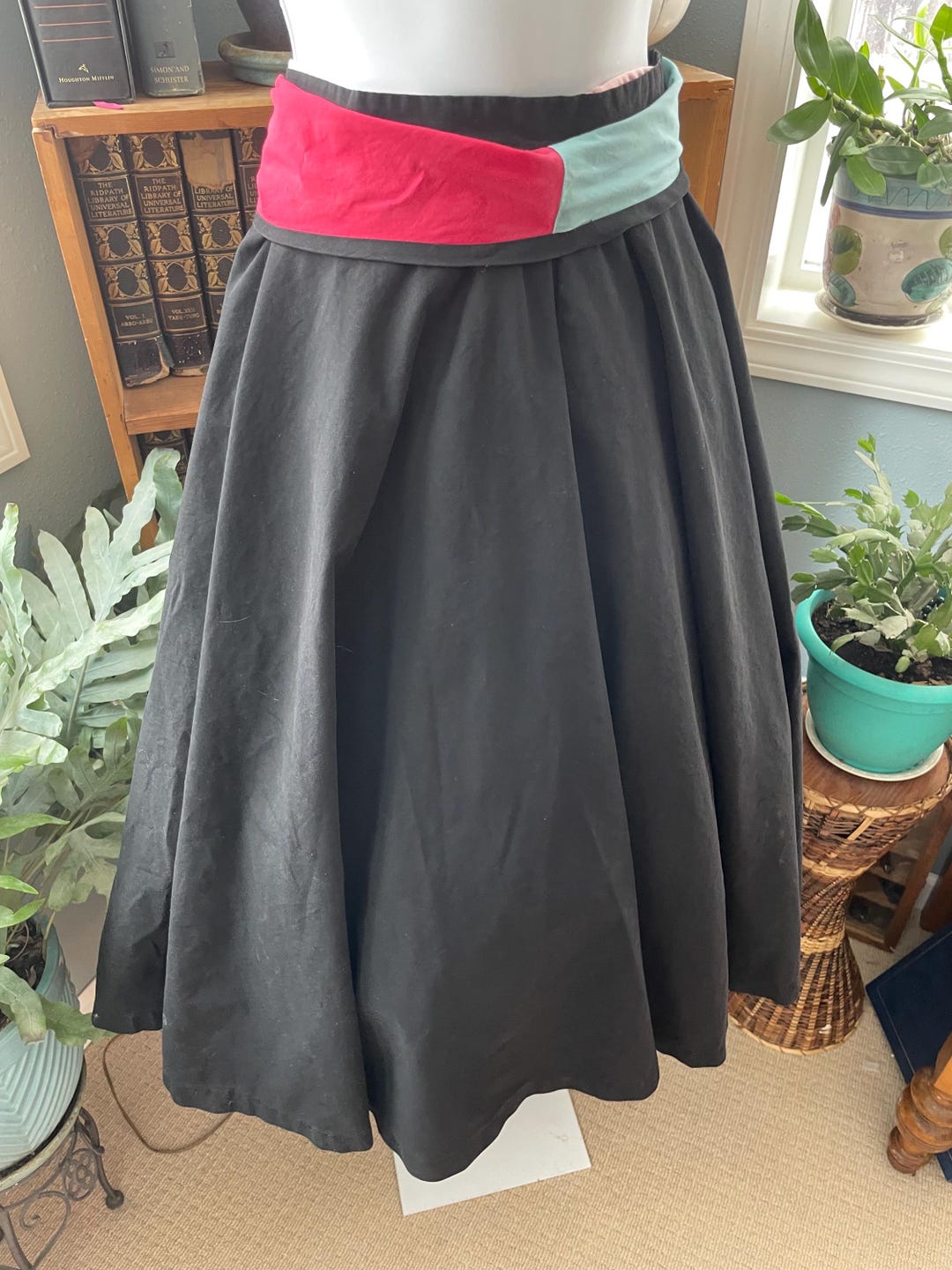 24" Waist Vintage Black 1950's Colorblock Circle Skirt. Preppy. 1950s ...