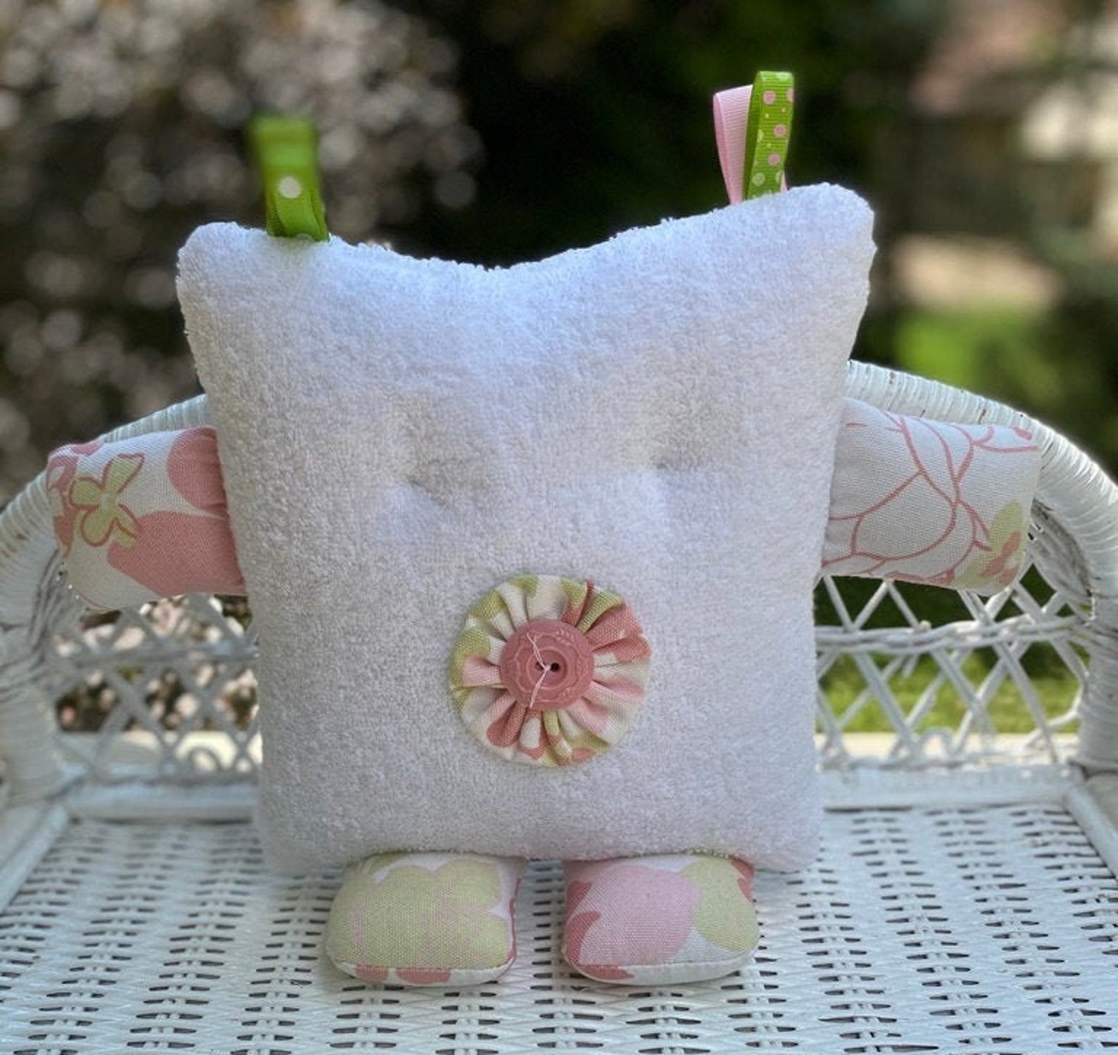 A Green & Pink Huggable Friend Children's Room - Etsy Canada