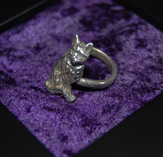 Heavy Bold Detailed Seated Kitty Cat Ring in Vintage … - Gem