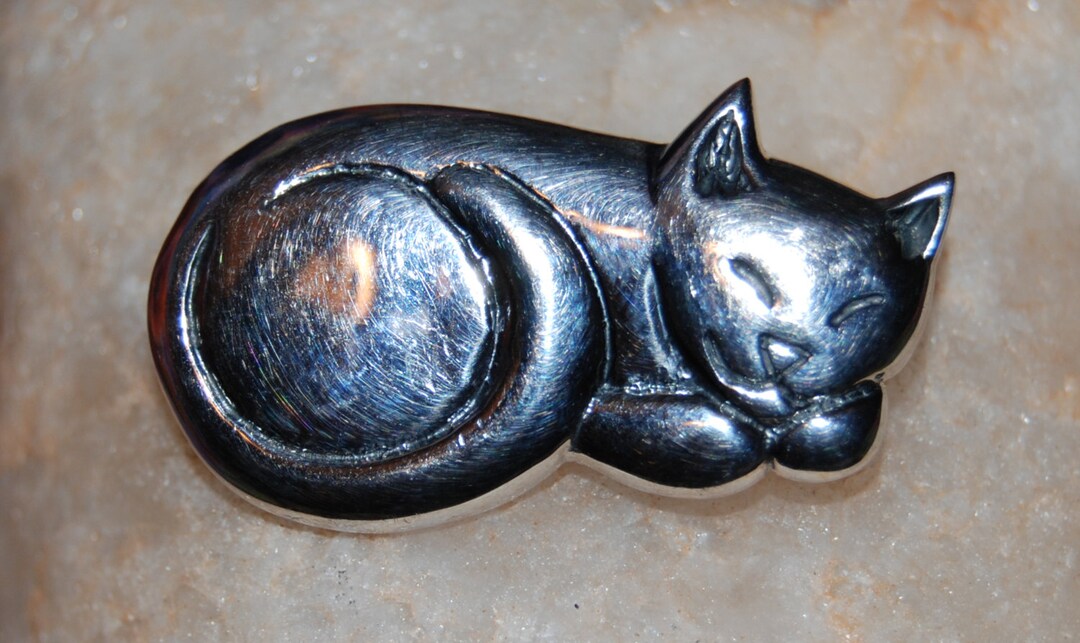 Vintage Retro Sterling Silver Kitty Sleeping Polished Cat Feline Closed ...