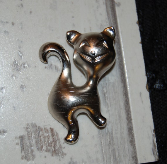 Smiling Cute Cartoony Sterling Silver Cat Vintage Bro… - Gem