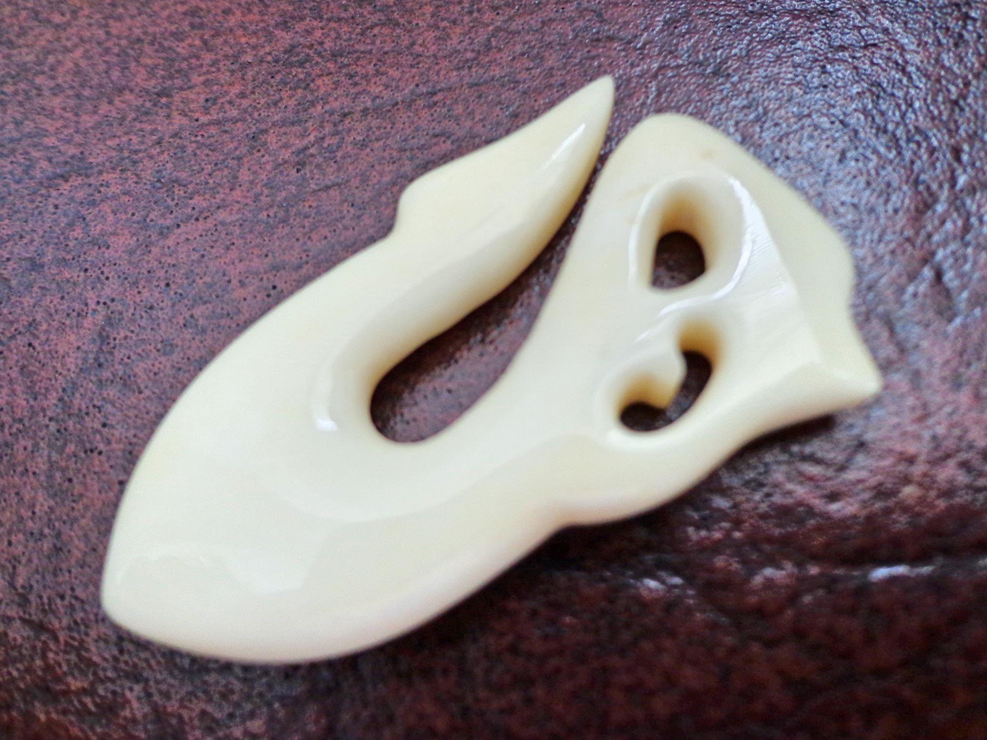 Conch Eye and Bone Swan Pendant. B33 - Etsy