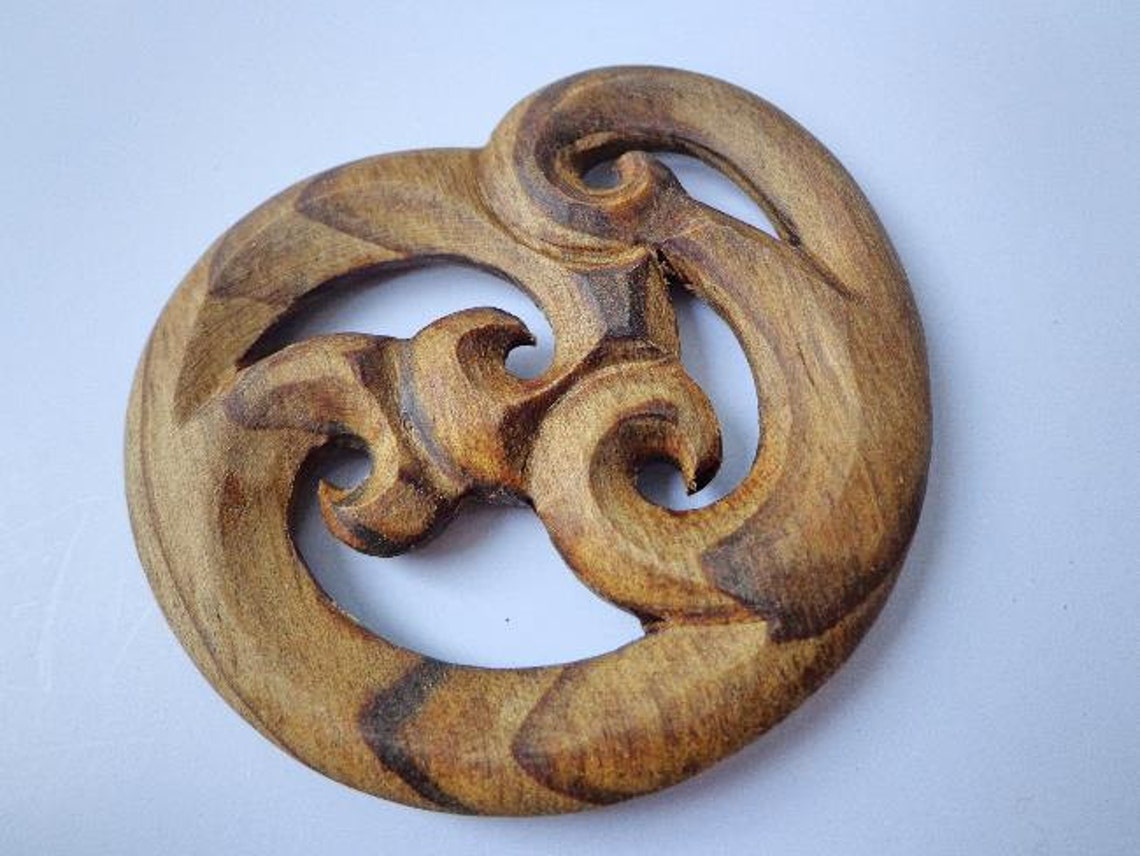 NZ Pine Wood Maori Koru Family Heart Pendant. W101 - Etsy
