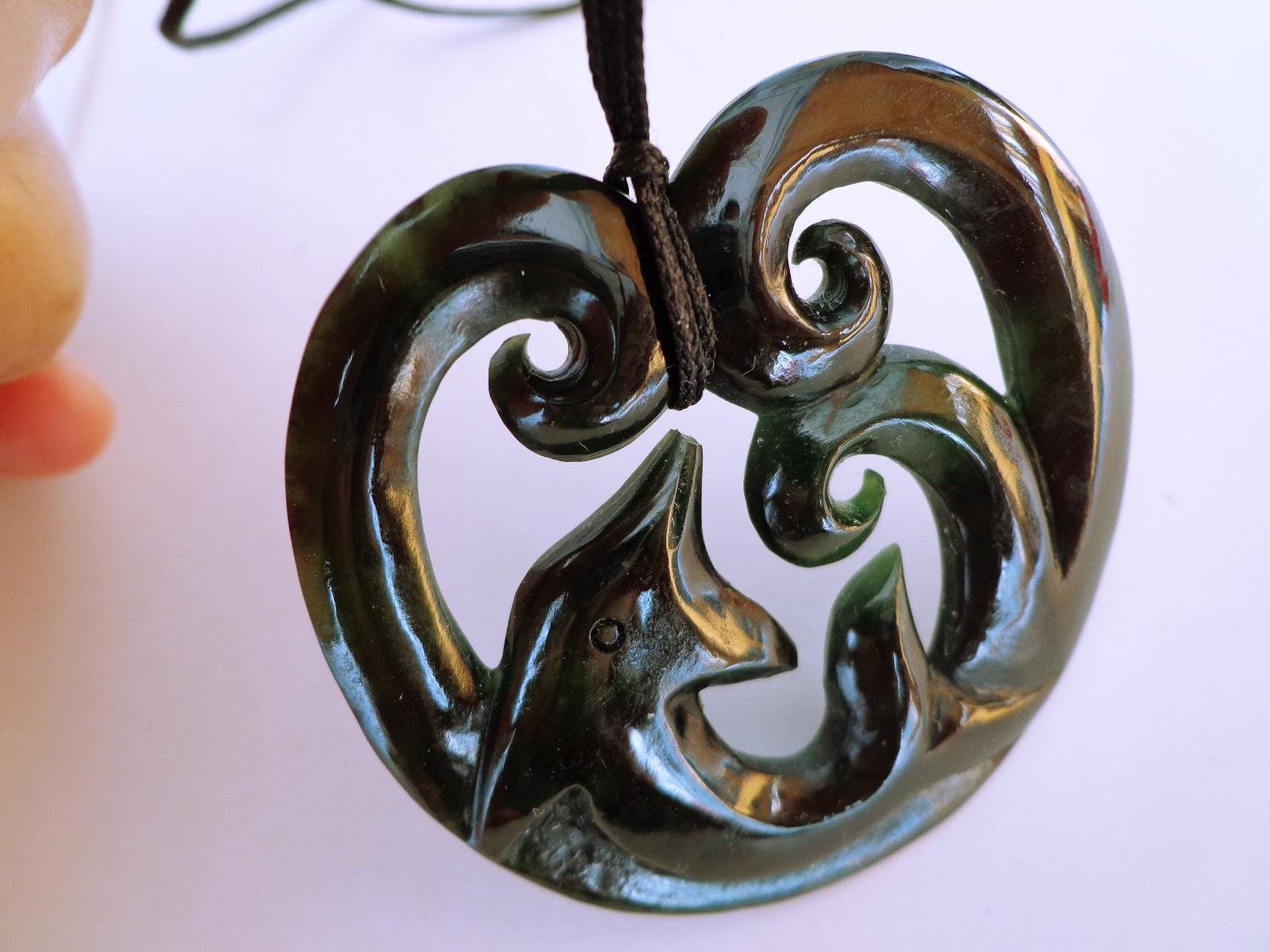 Delfín de jade nefrita y colgante de olas oceánicas. SB365 - Etsy España