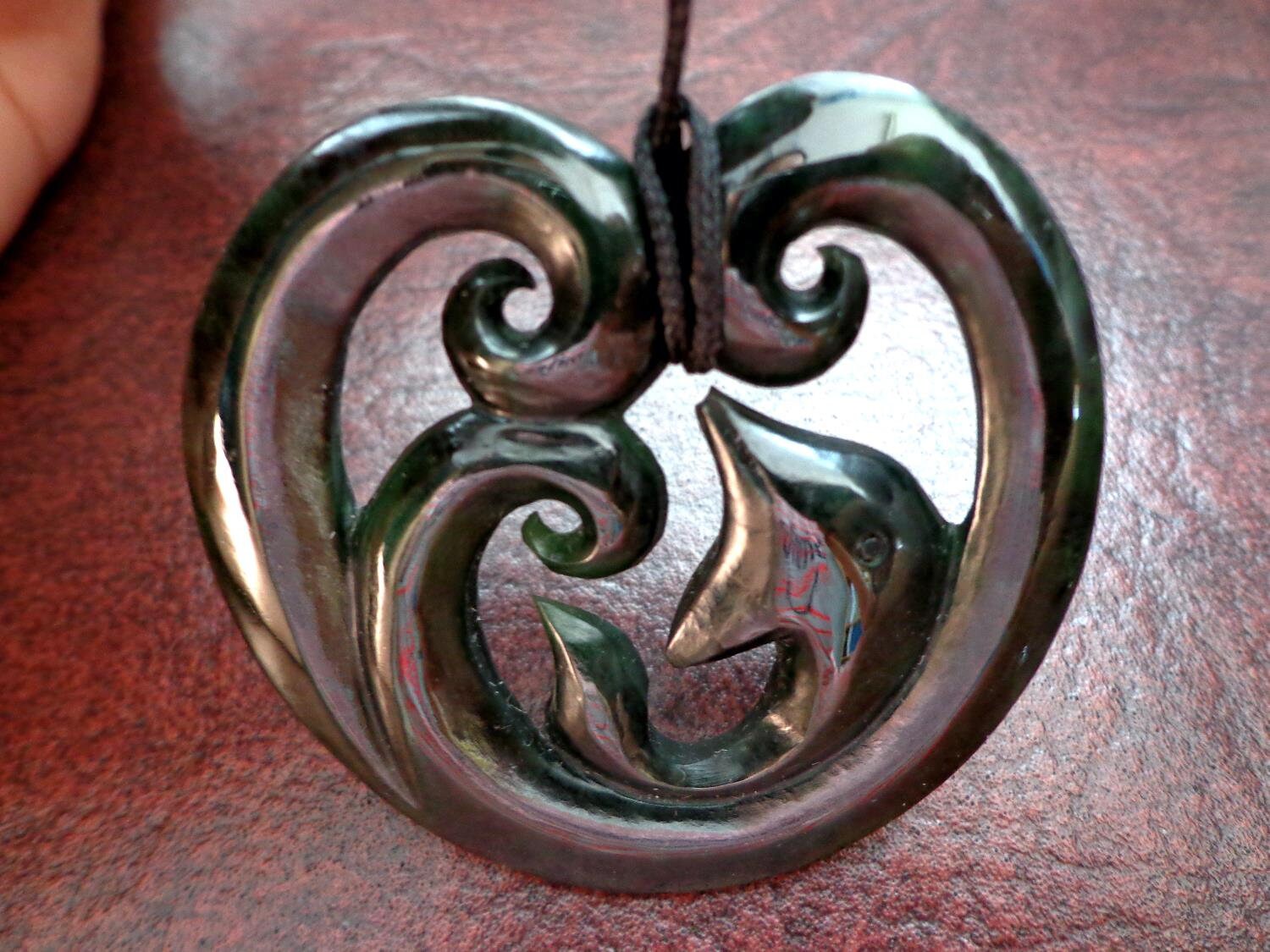 Delfín de jade nefrita y colgante de olas oceánicas. SB365 - Etsy España