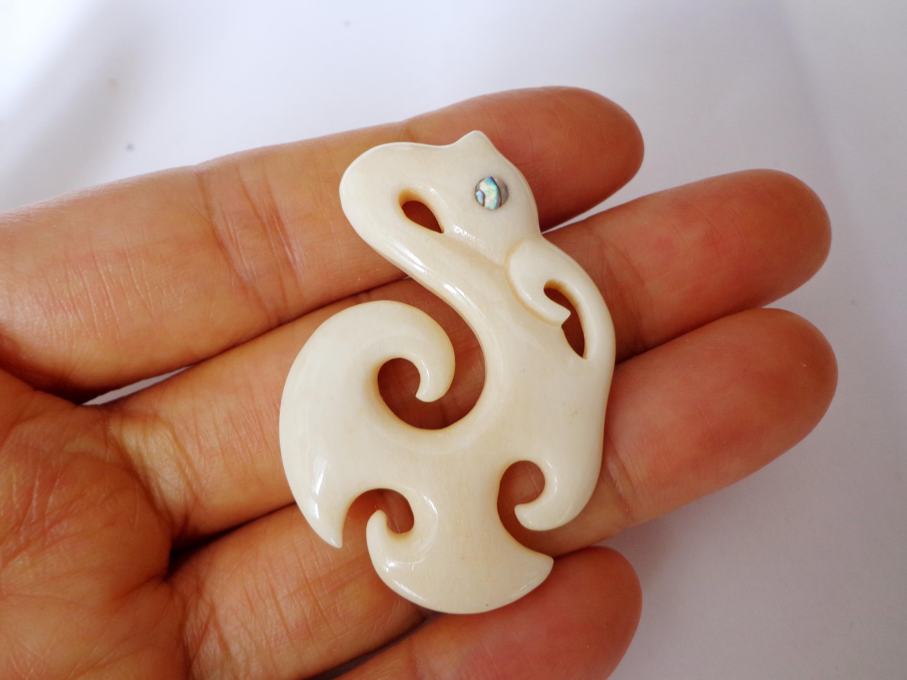 Conch Eye and Bone Swan Pendant. B29 - Etsy