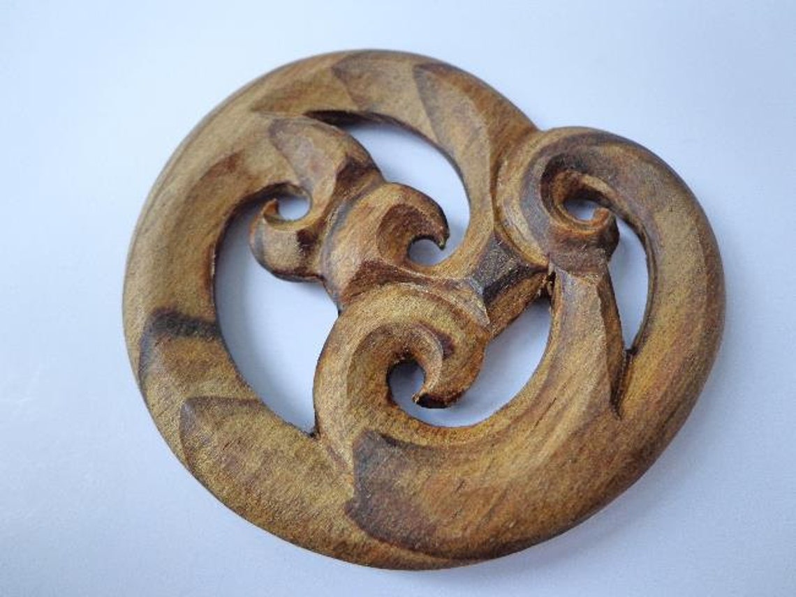 NZ Pine Wood Maori Koru Family Heart Pendant. W101 - Etsy