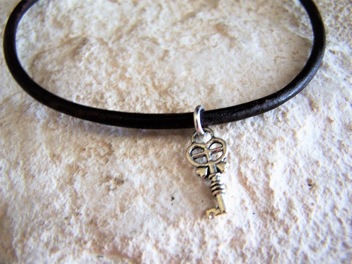 Small Key Charm Ankle Bracelet by Ankletgypsy | Etsy