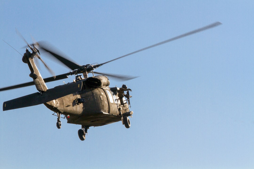UH 60 Blackhawk Door Gunner in Flight Digital Photograph - Etsy