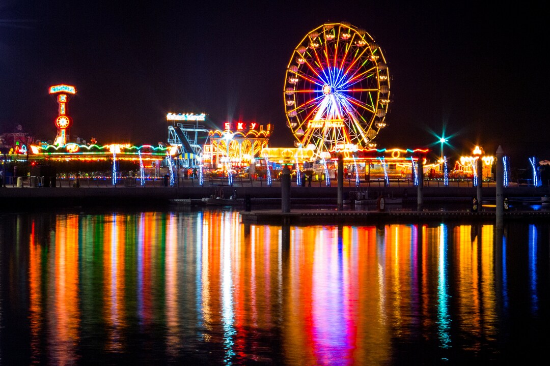 Dubai Carnival Reflections Digital Photograph - Etsy