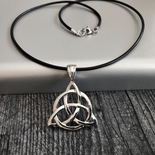 Celtic Knot Necklace - Etsy