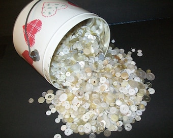 Bulk Button Assortment, Vintage Old and New Buttons, 4oz, Mixed Button ...