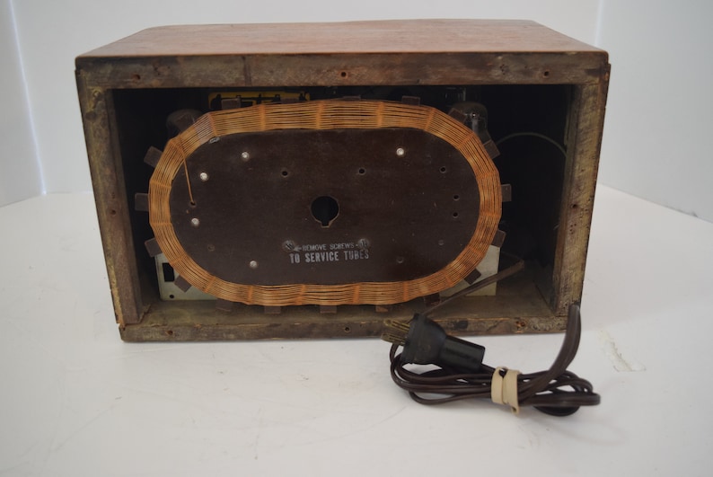 Vtg. Truetone AM Model D914 Table Radio W/catalan Accents - Etsy