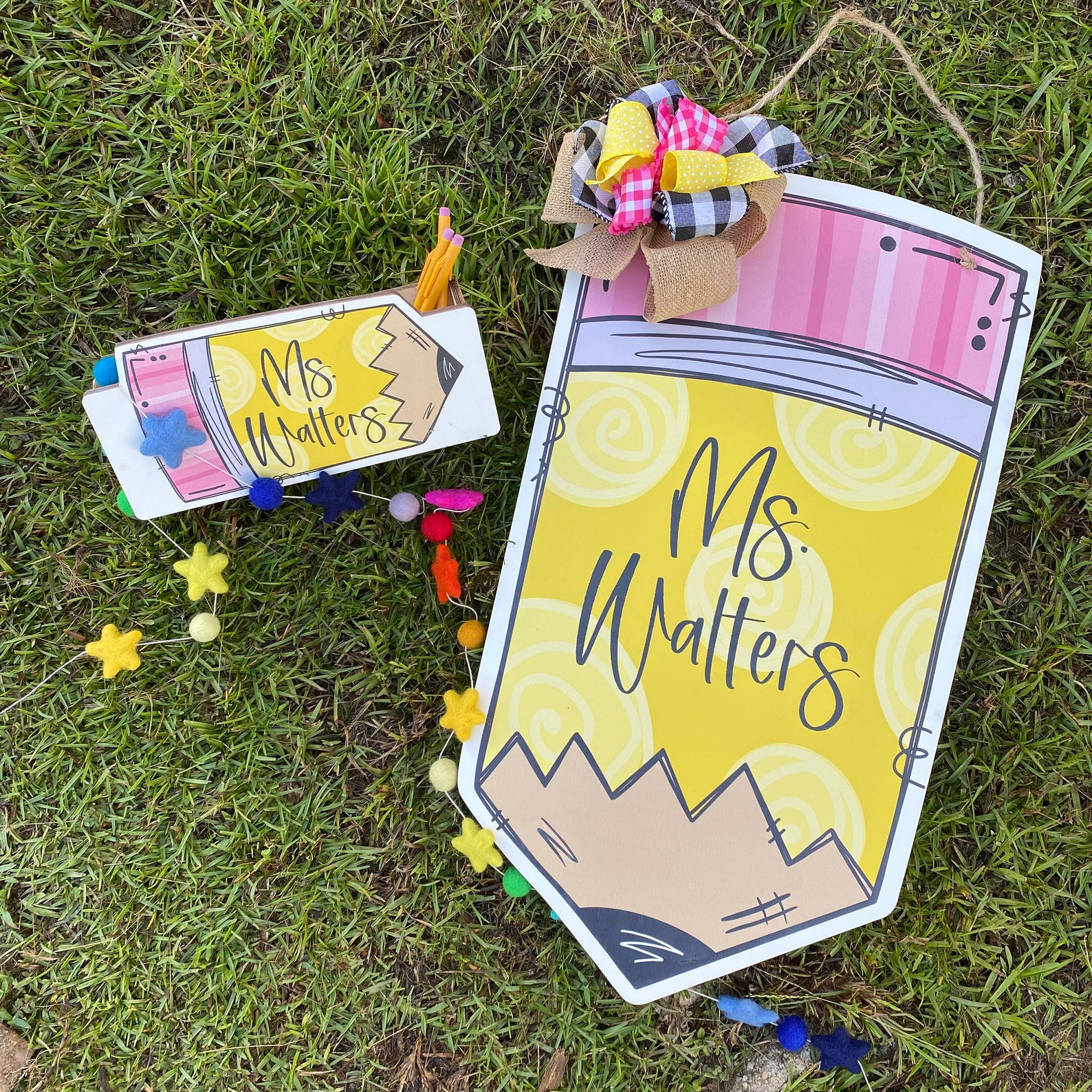 Teacher Gift Set- Personalized Teacher Pencil Holder and Door Hanger ...