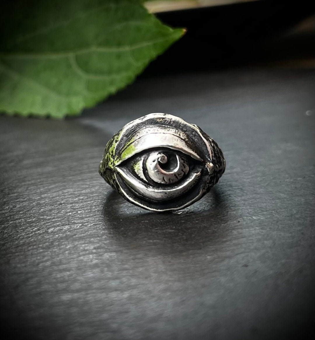 EYE SIGNET RING (size 8.5) - Etsy