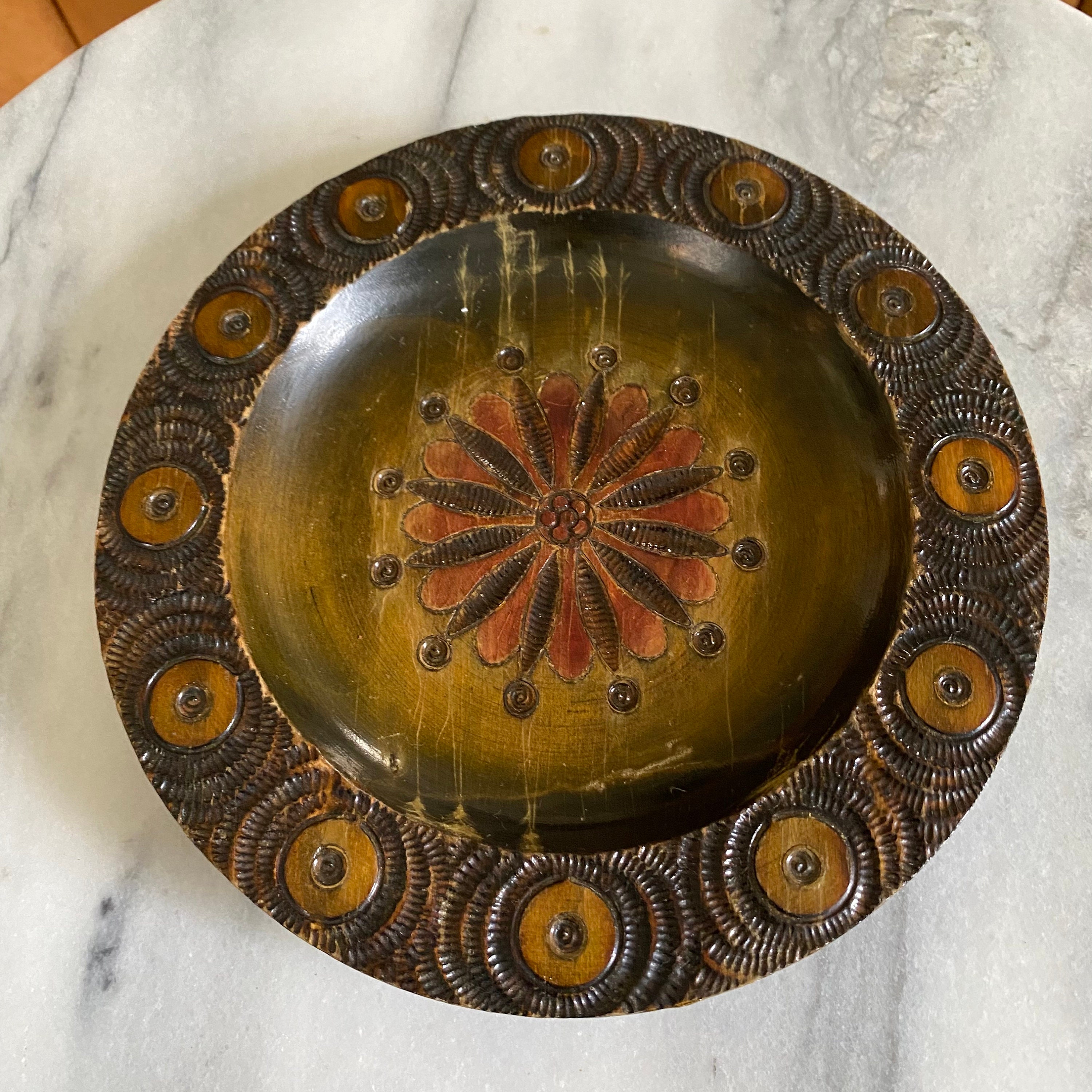 Vintage MCM Hand Carved Wooden Plate Flowers Folk Art Wall Hanging MCM ...