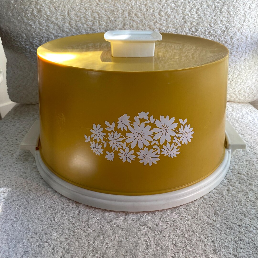 Vintage MCM Round Plastic Lift & Lock Cake Carrier Holder Harvest Gold ...