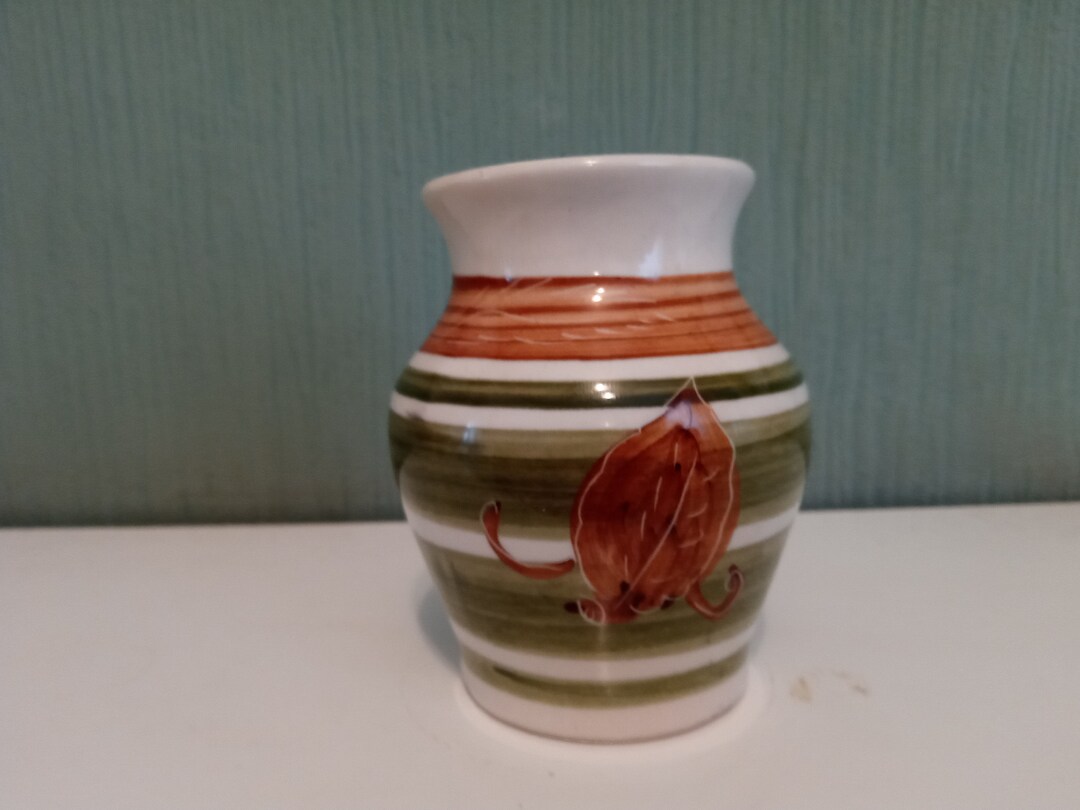 Vintage Dee Cee Pottery welsh Bud Vase - Etsy