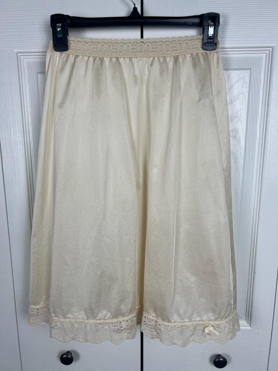 1970s Olga Secret Hug Beige Tan Half Slip 963F Size P… - Gem