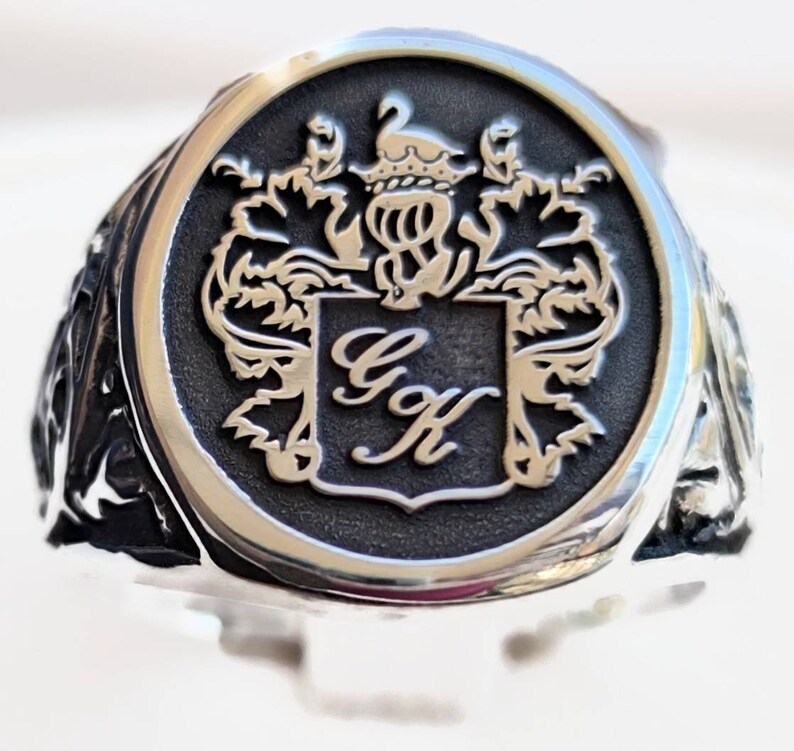 Custom Oval Italian Chevalier Signet Ring - Etsy
