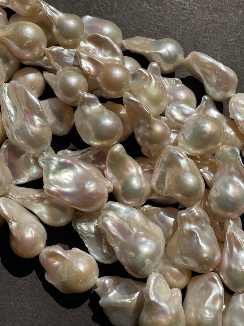 AAA Natural Baroque Pearl. Freeform Shape, Gorgeous Natural Color ...