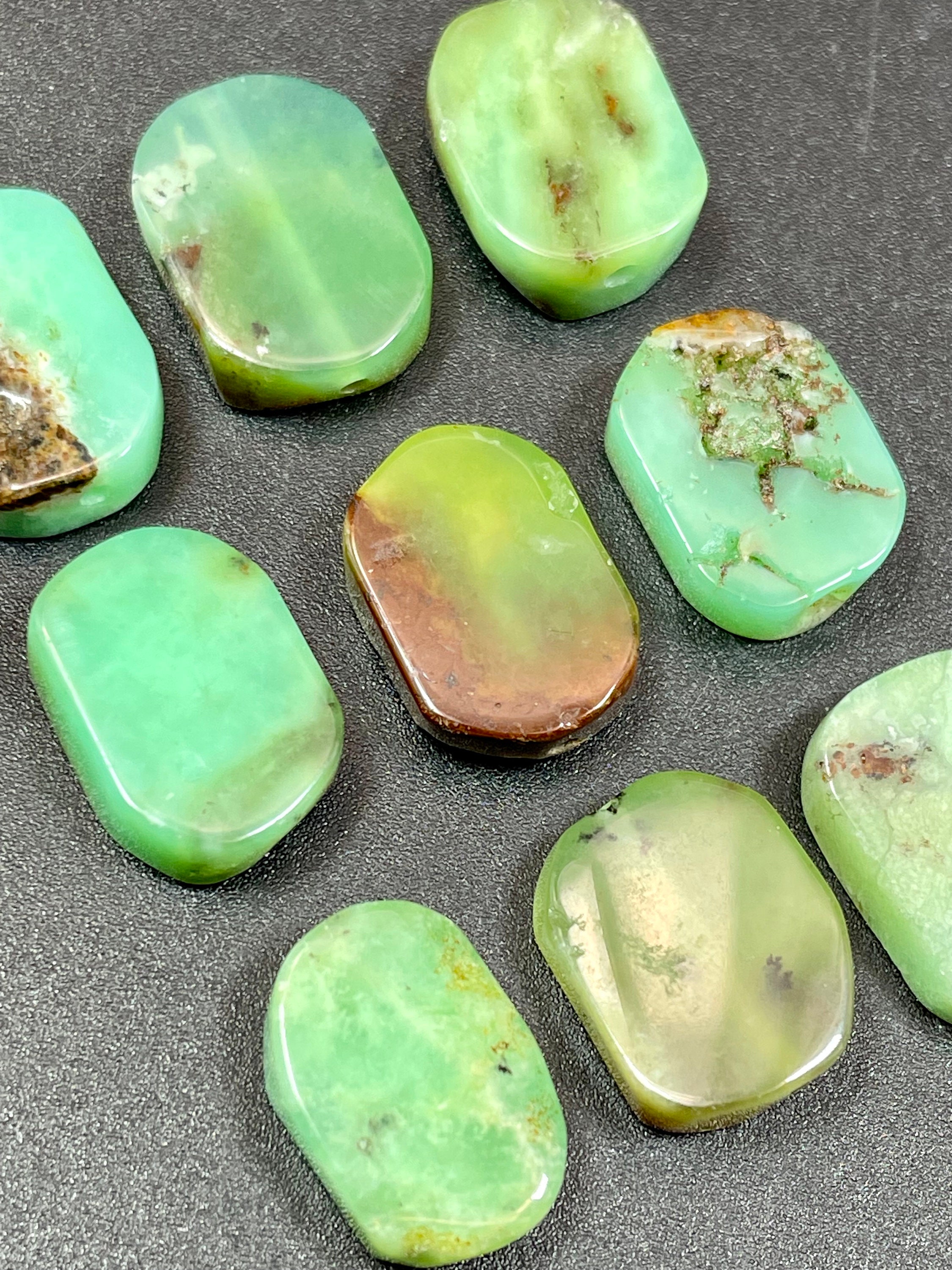 AAA Natural Chrysoprase Gemstone Bead 12x15mm. Smooth Oval Shape ...
