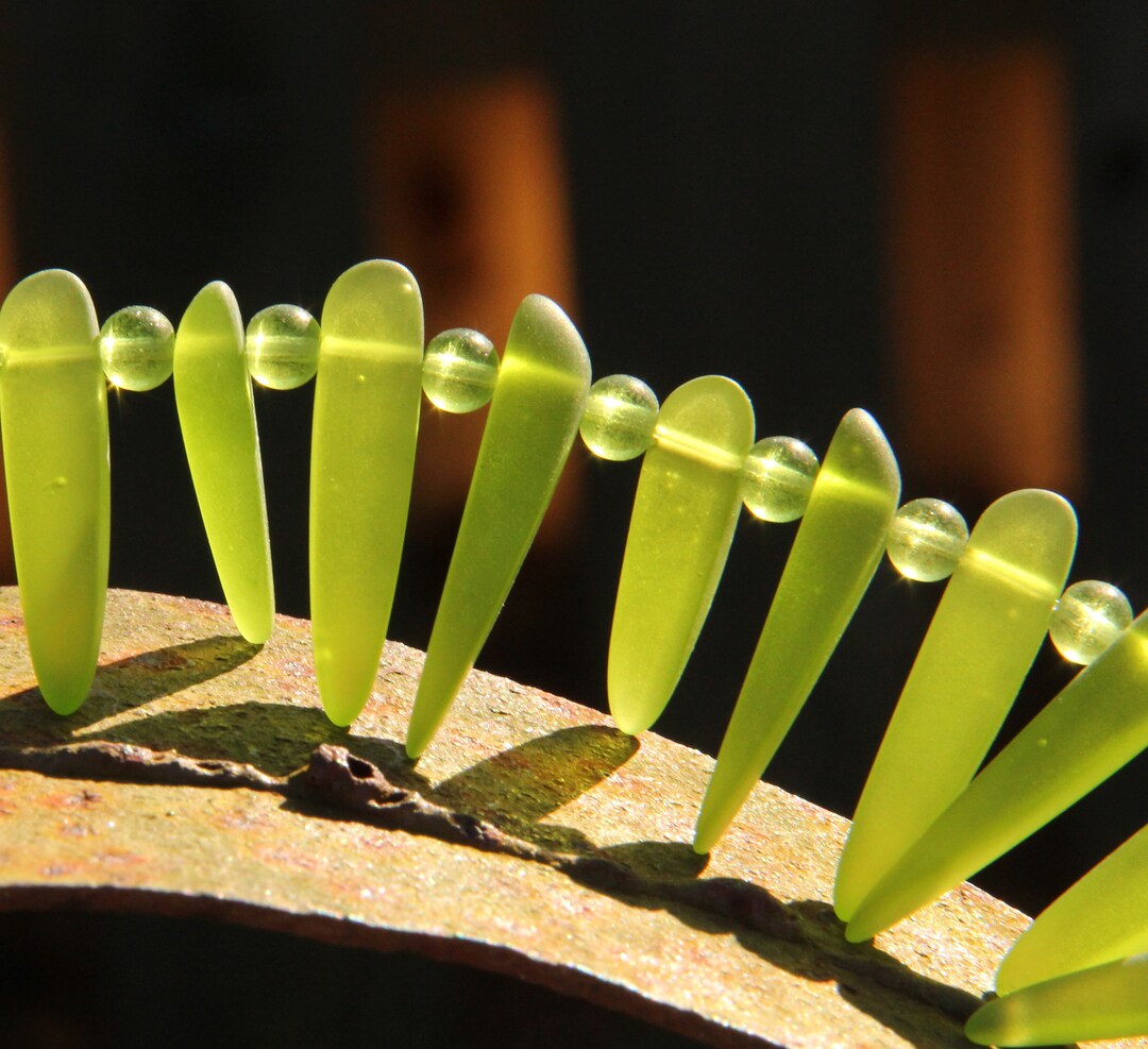 Tusks, Dagger, Spike Beads, 25x6mm, Olive Green, Frosted Matte Sea ...