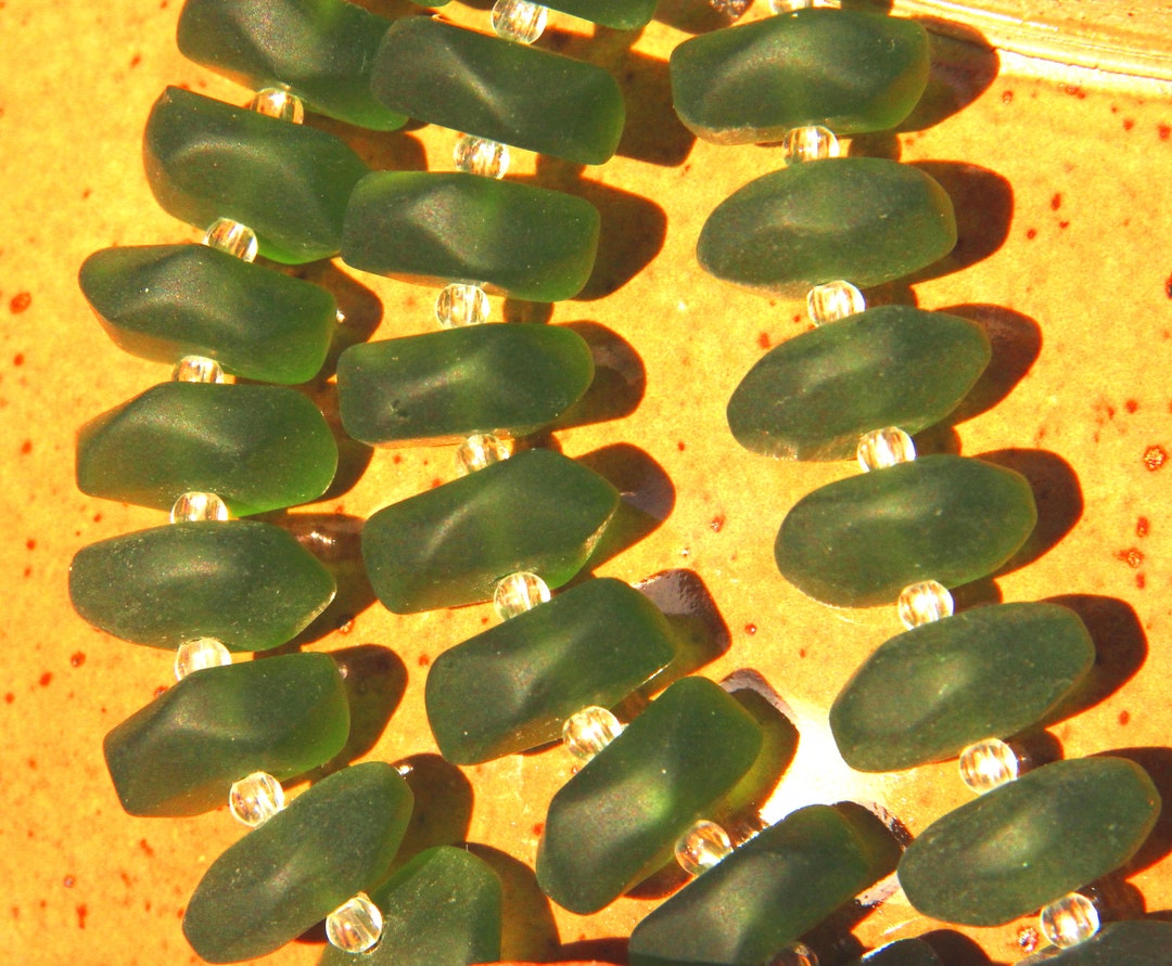 Ruffle Beads, 5 X 14mm, Shamrock Green With Frosted Matte Sea Glass ...