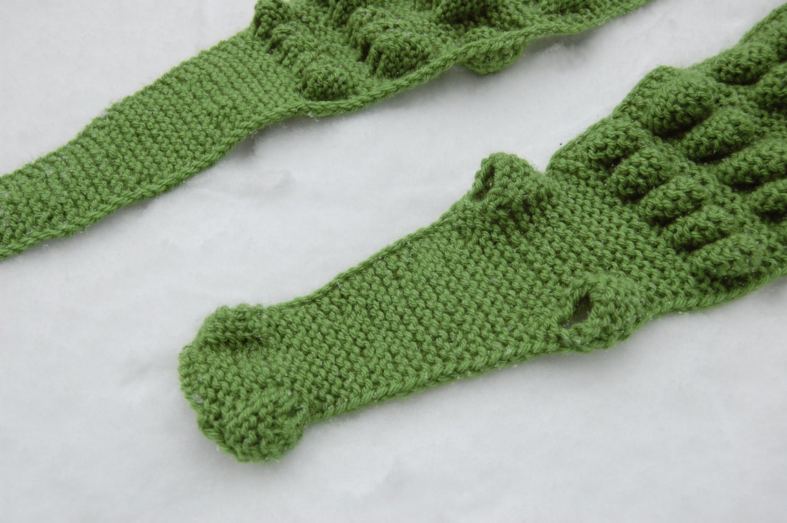 Hand Knitted Crocodile/alligator Scarf - Etsy