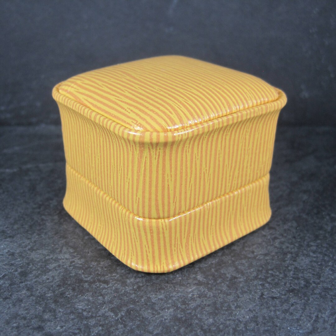 Vintage Golden Yellow Ring Box | Embossed Leatherette Jewelry Box ...