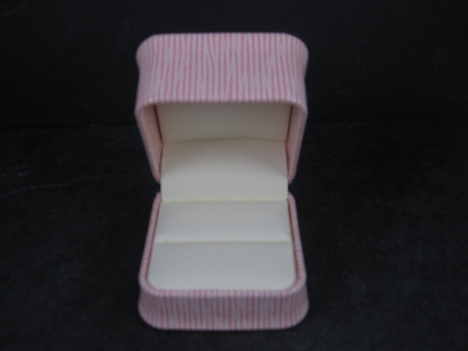 Vintage Pink Embossed Ring Box | Engagement Ring Presentation Case ...