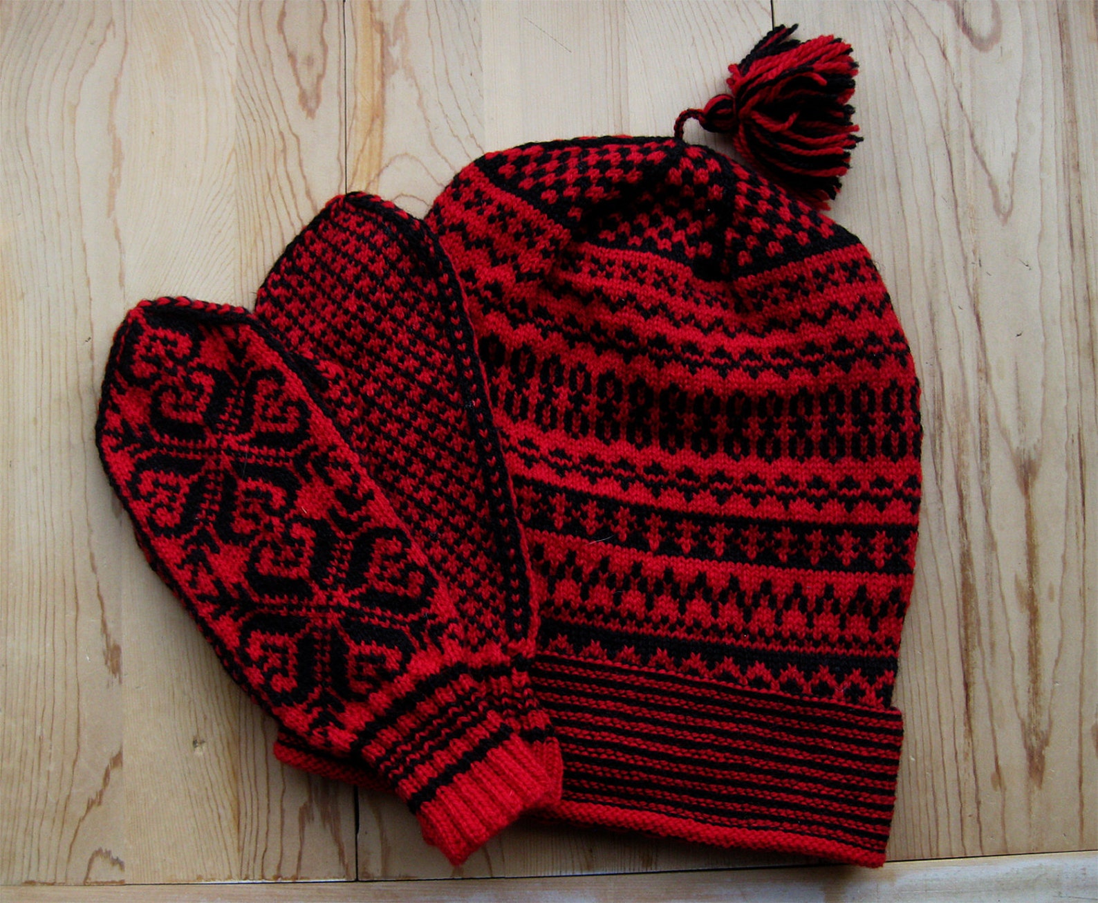 Handknit Norwegian Mittens Selbu Norway Rose Black on Red - Etsy