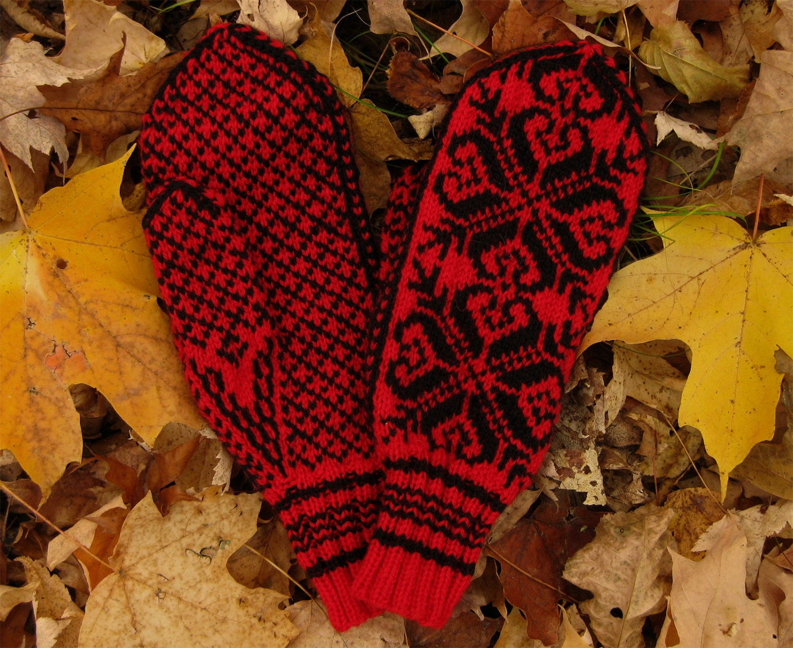 Handknit Norwegian Mittens Selbu Norway Rose black on red | Etsy