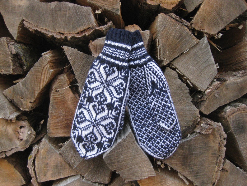 Handknit Scandinavian Mittens Selbu Norway Rose Knit in | Etsy