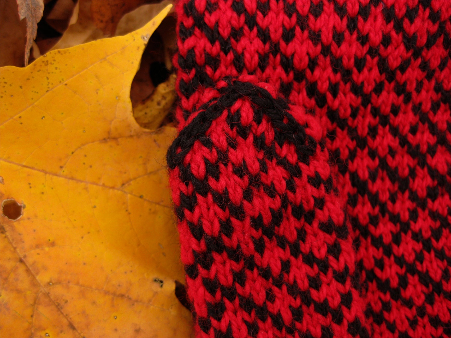 Handknit Norwegian Mittens Selbu Norway Rose Black on Red - Etsy