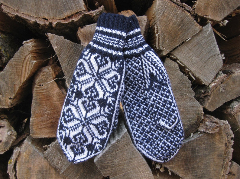 Handknit Scandinavian Mittens Selbu Norway Rose Knit in | Etsy