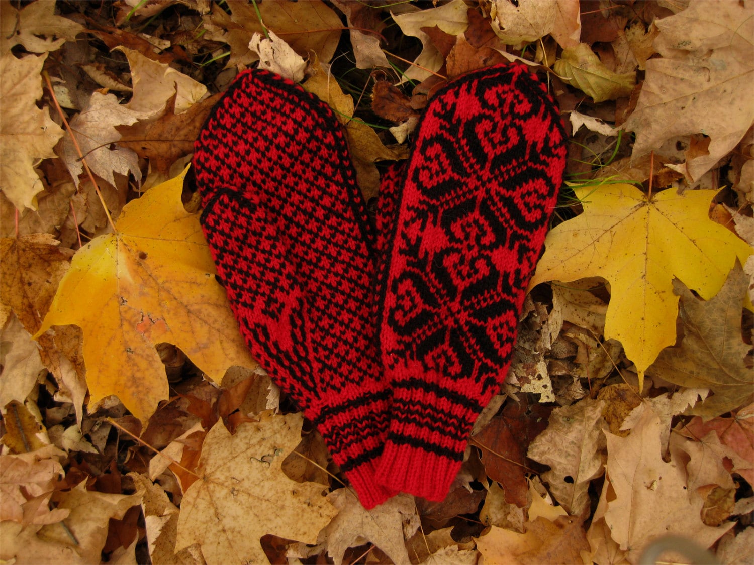 Handknit Norwegian Mittens Selbu Norway Rose Black on Red - Etsy