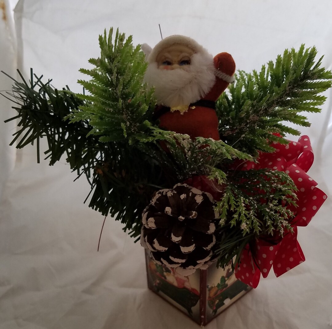 Vintage Christmas, Centerpiece, Santa and Greenery, Gift Box - Etsy