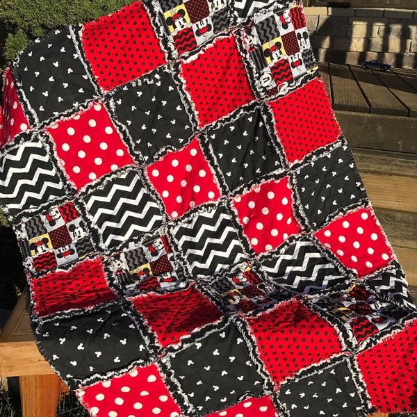 Mickey Mouse Quilt - Etsy