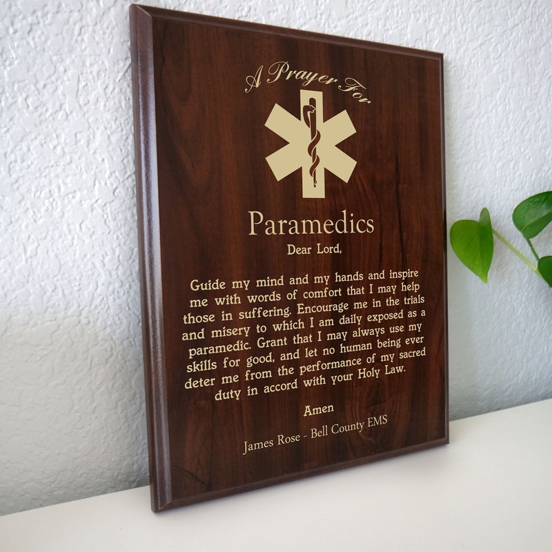 Paramedic Gift - 60+ Gift Ideas for 2025