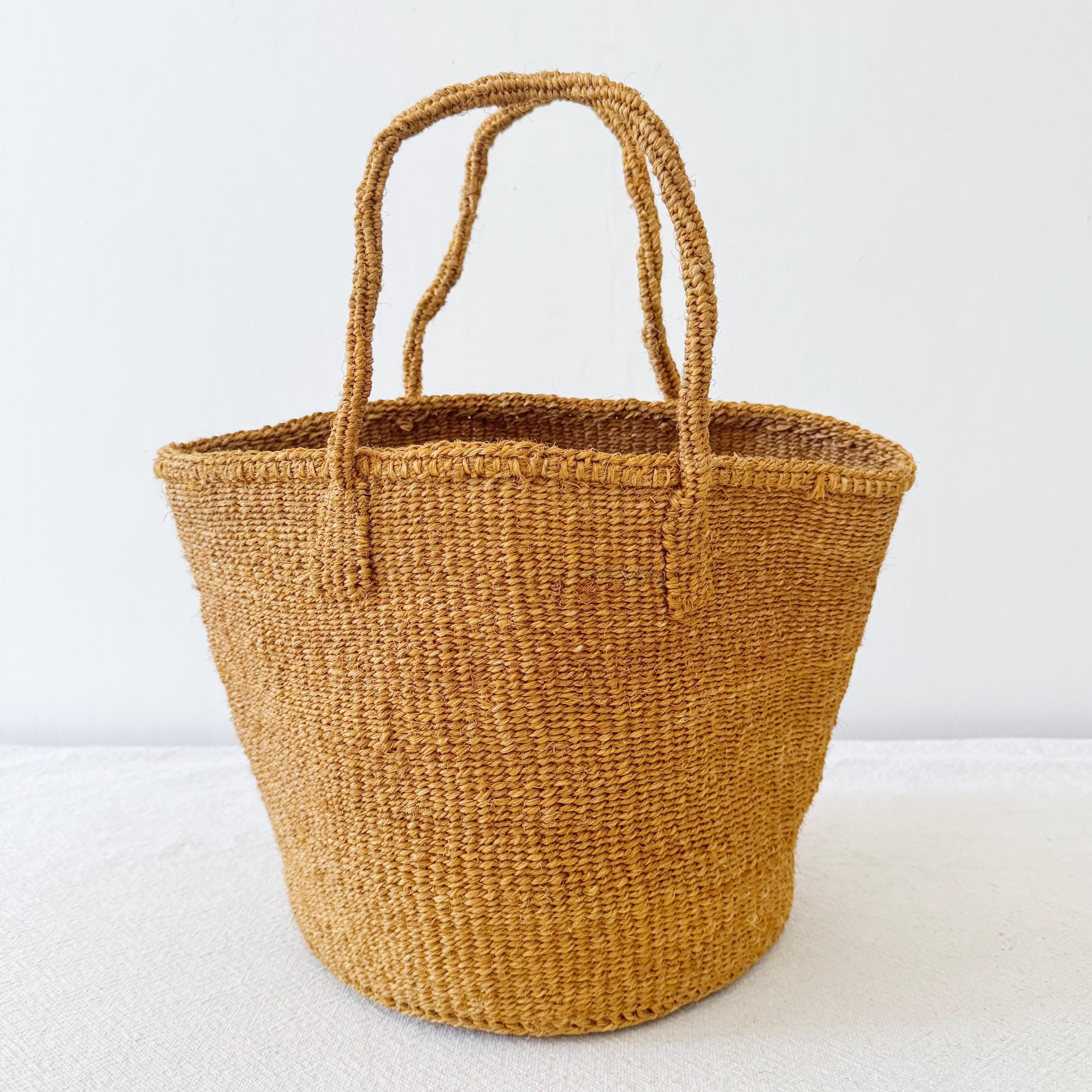 African Sisal Medium Tote // Kenya Kiondo Basket // Woven Day Bag - Etsy