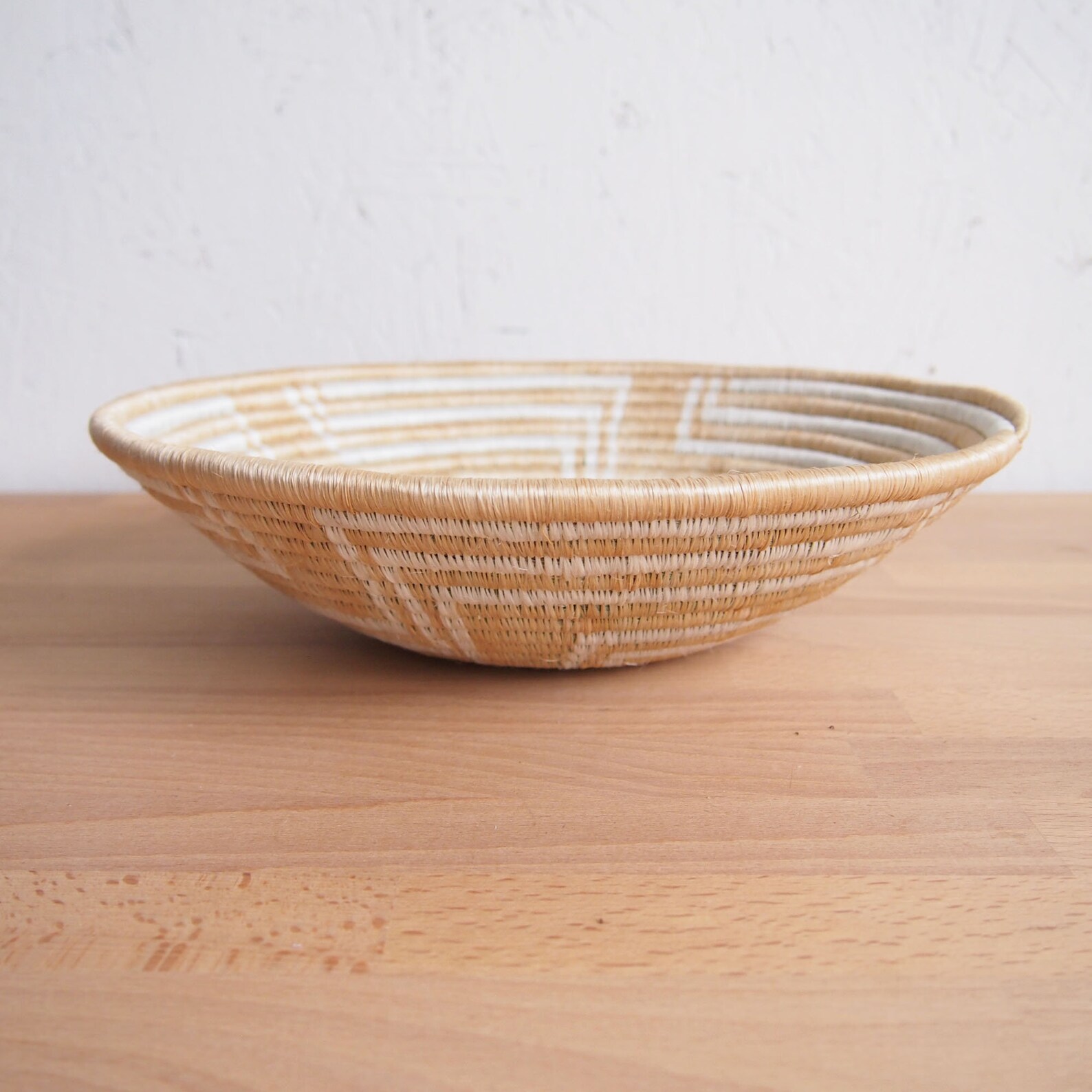 African Basket Luhano // Rwanda Basket // Woven Basket // - Etsy