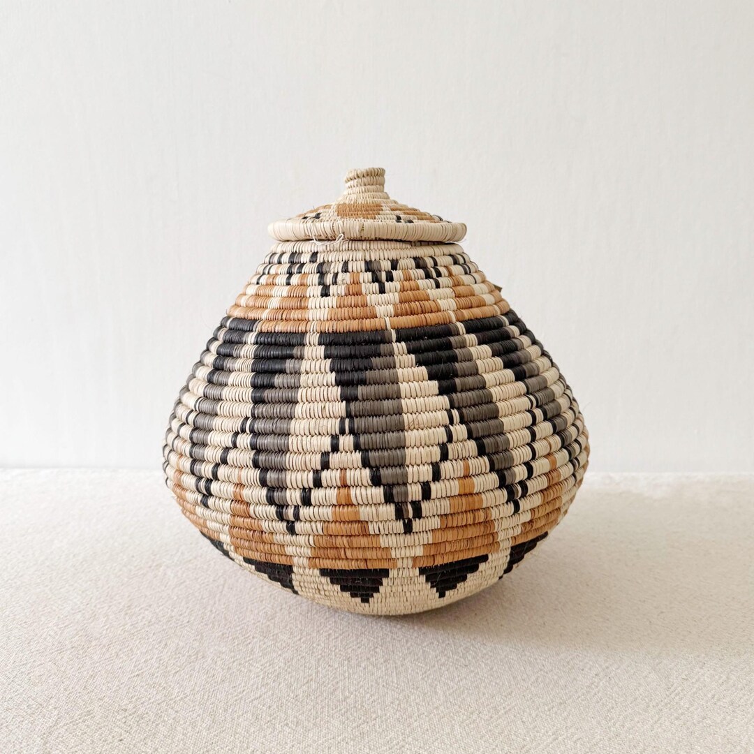 African Zulu Basket // Lidded Palm Basket // Woven in South Africa ...