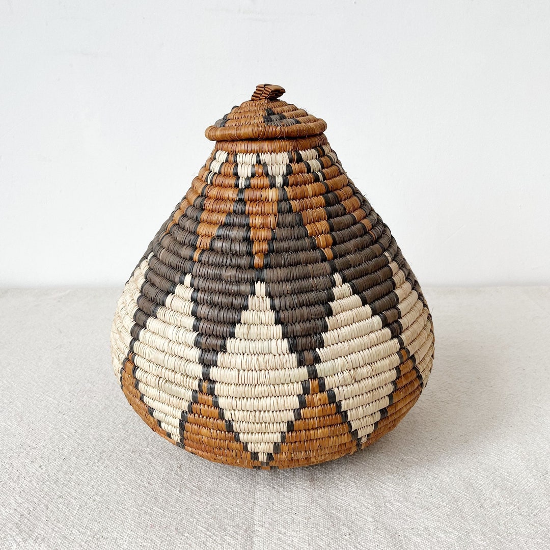 African Zulu Basket // Lidded Palm Basket // Woven in South Africa ...