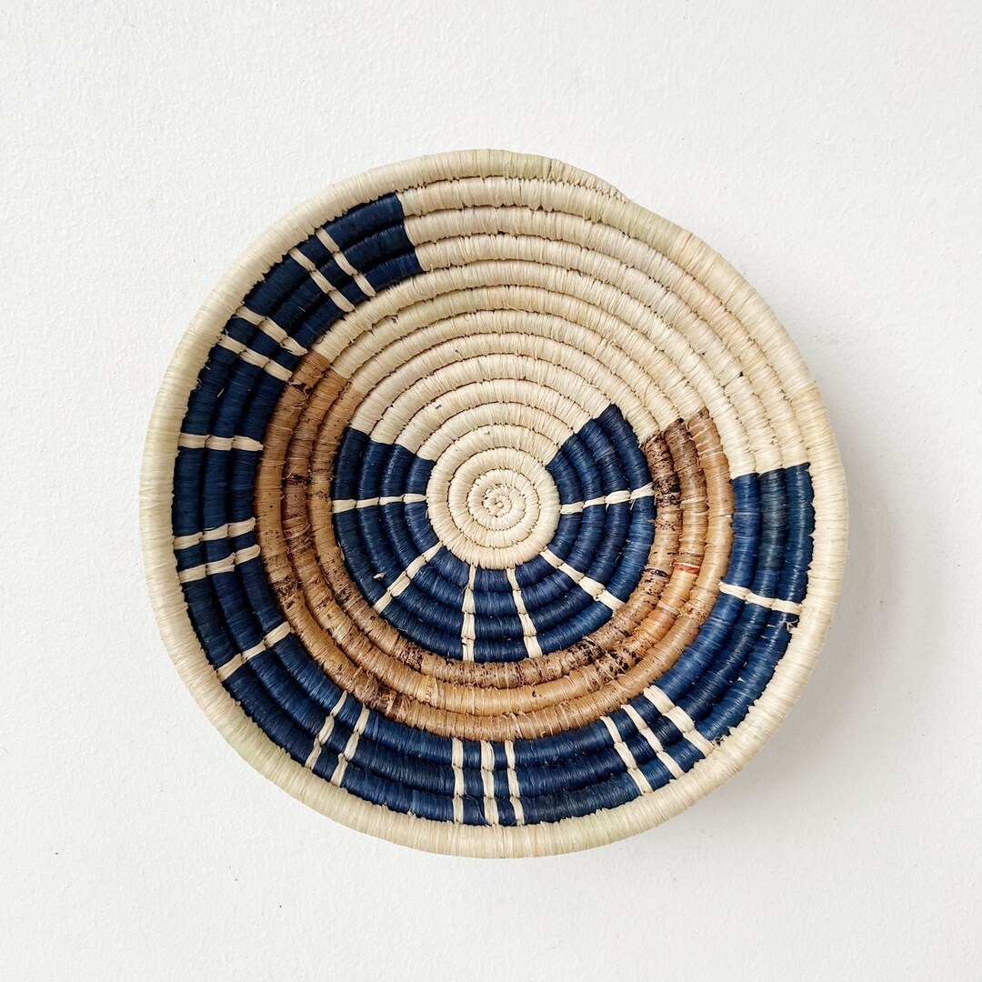 Small African Basket Bamba // Rwanda Basket // Raffia, Banana Bark ...