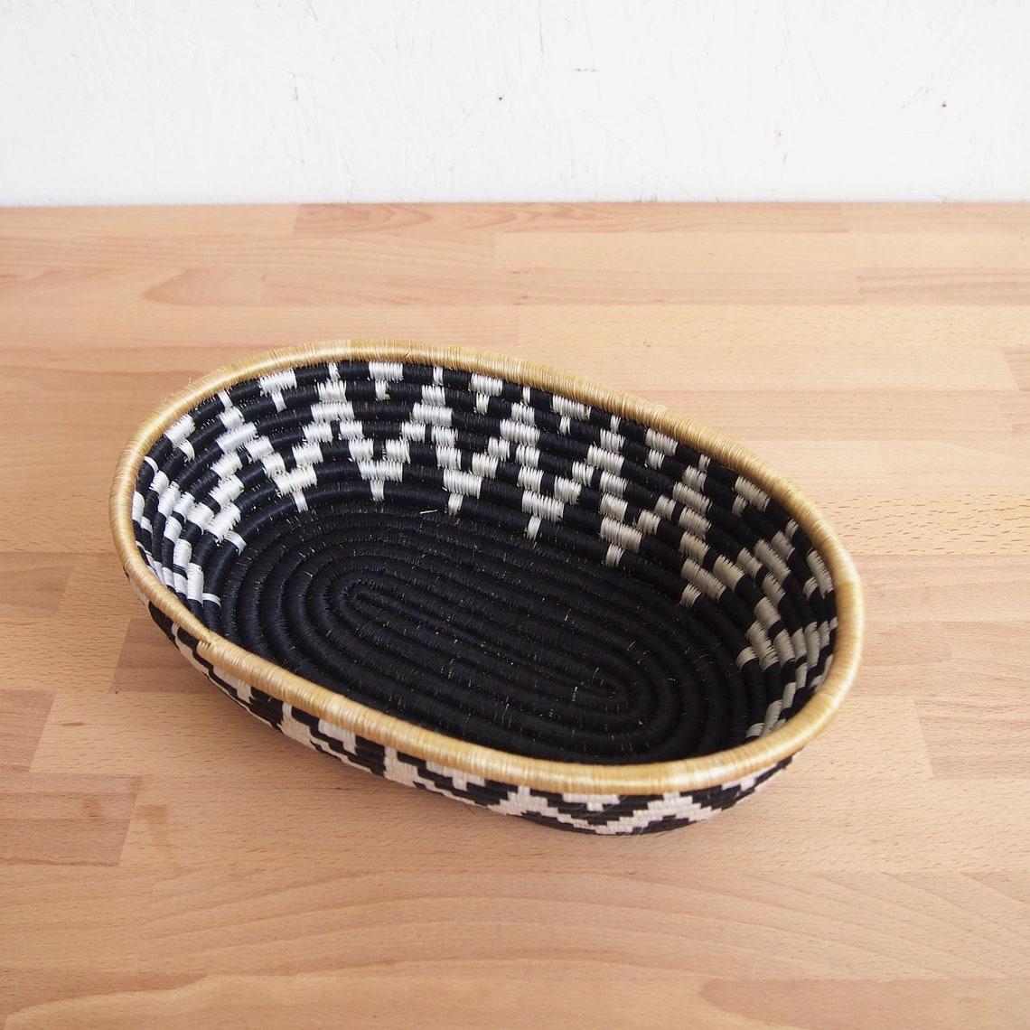 African Bread Basket Chwele // Sisal and Sweetgrass // Woven | Etsy
