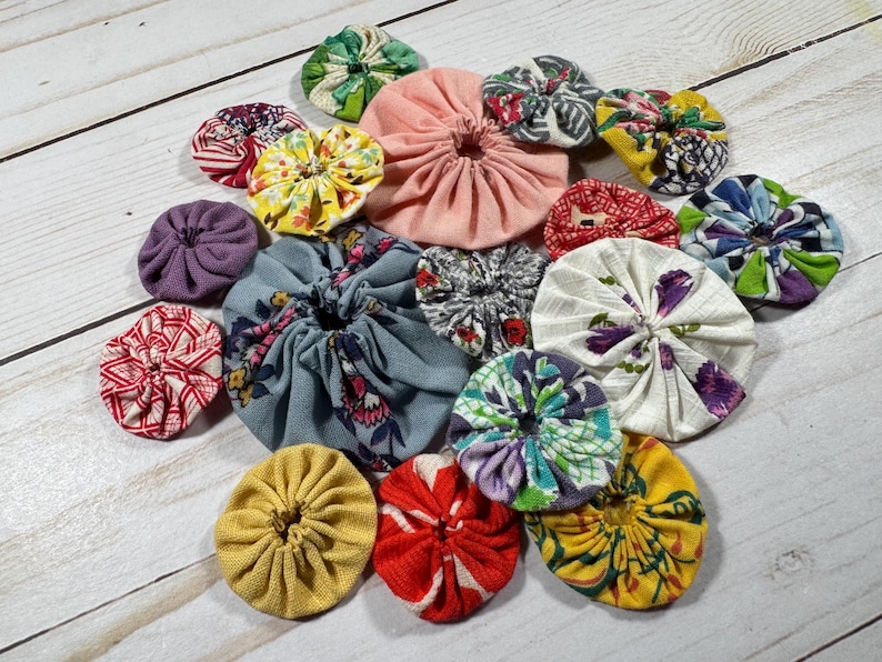 Vintage Fabric Yo-yos Handmade Multi-color Assorted Sizes Unknown ...